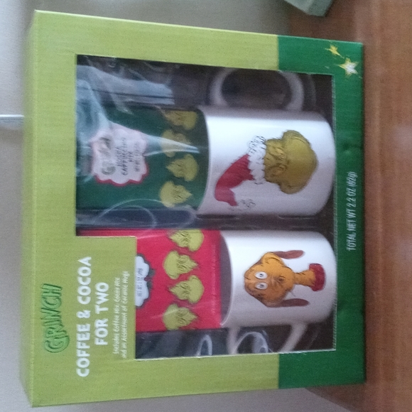 Dr. Seuss | Kitchen | Grinch Cups Set | Poshmark